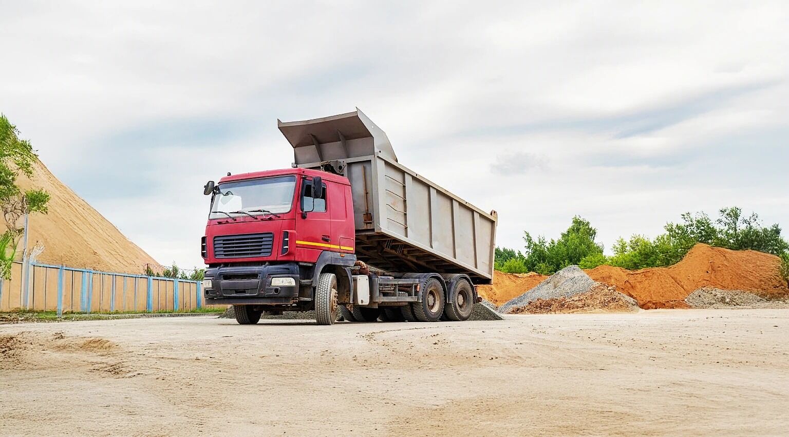 Tipper Trucks Explained: Types, Benefits & More